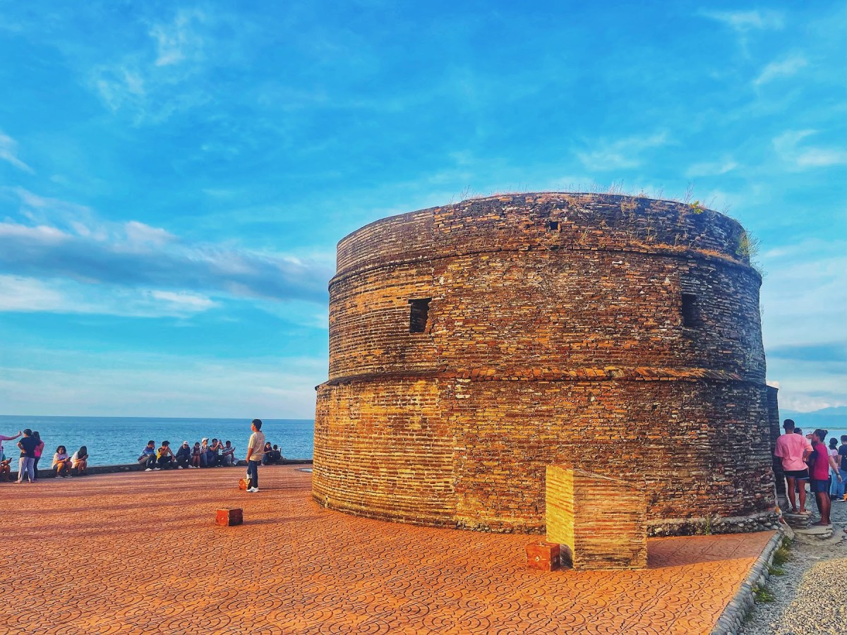 Extended Weekend in La Union: Side Tours to Ma-Cho Temple and Baluarte ...